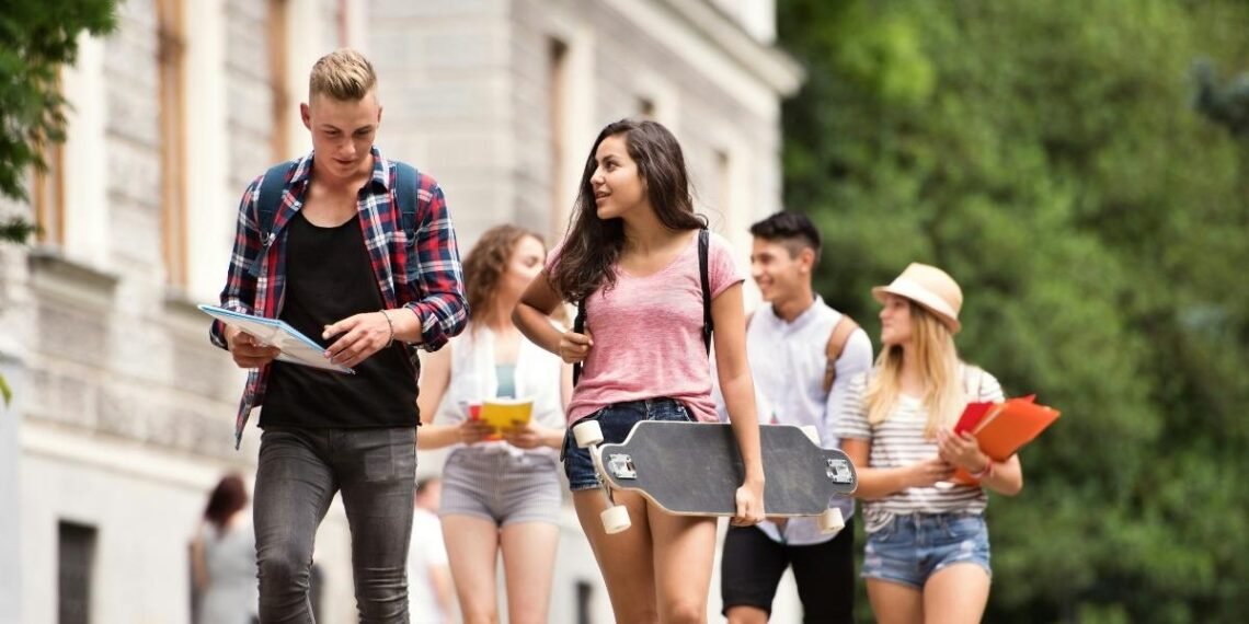 How Joining Greek Life in the U.S. Shapes College Experiences - US Insider